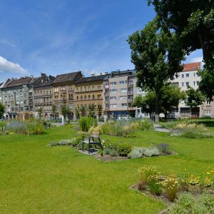 Community-Based Reinvention of Teleki Square « Landezine International ...