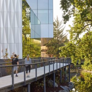 University of Oregon, Knight Campus for Accelerating Scientific Impact ...