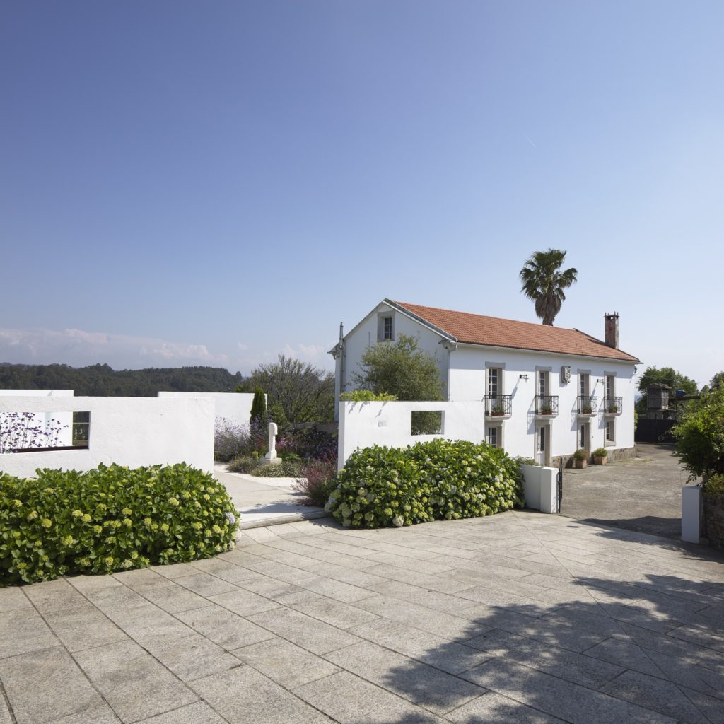 Modia, a whim on the block by Orza paisajismo « Landezine International ...