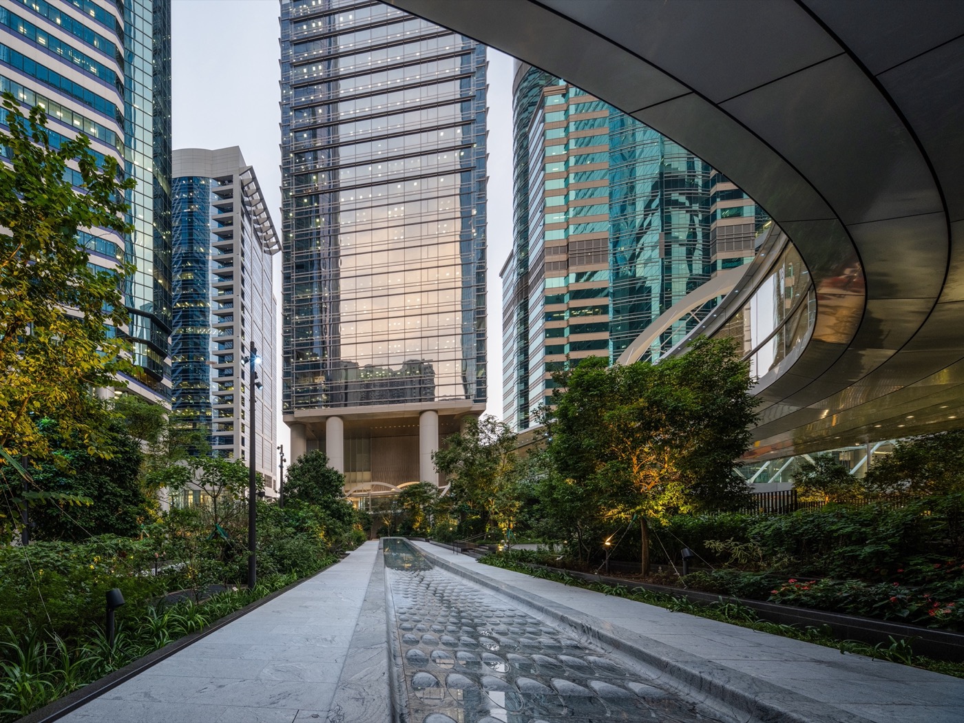 Taikoo Place by King Charles Street Quad by Gustafson Porter + Bowman ...